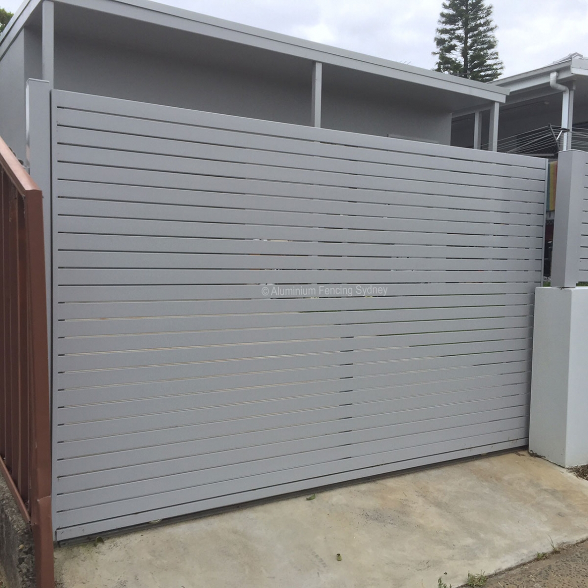 Aluminium and steel sliding gates | Aluminium Fencing Sydney
