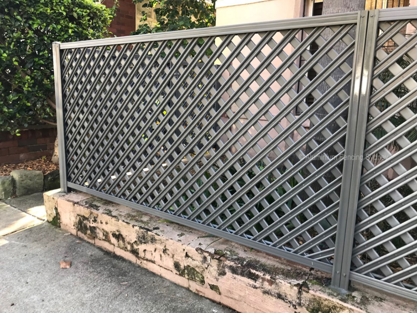 Modern privacy screens in aluminium, timber and colorbond | AFS