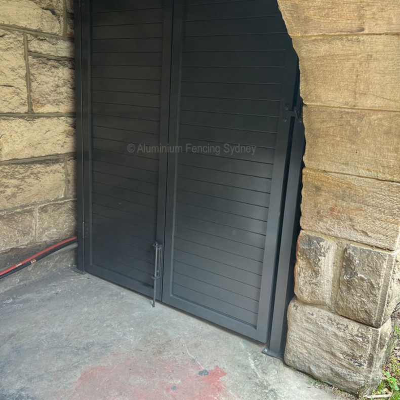Aluminium bi-fold gates | Aluminium Fencing Sydney